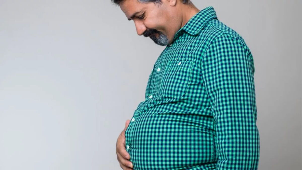 Sein Bierbauch wird immer größer: Dann macht der Arzt einen ...