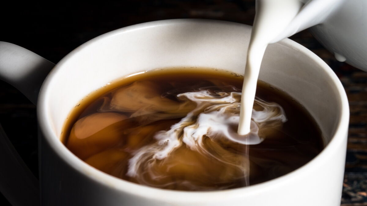 Kaffee: Diese wertvolle Wirkung wird durch die Zugabe von Milch reduziert