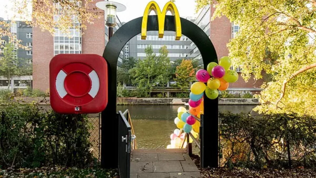 McBoat: Erster McDonald's-Drive In auf einem Boot in Deutschland