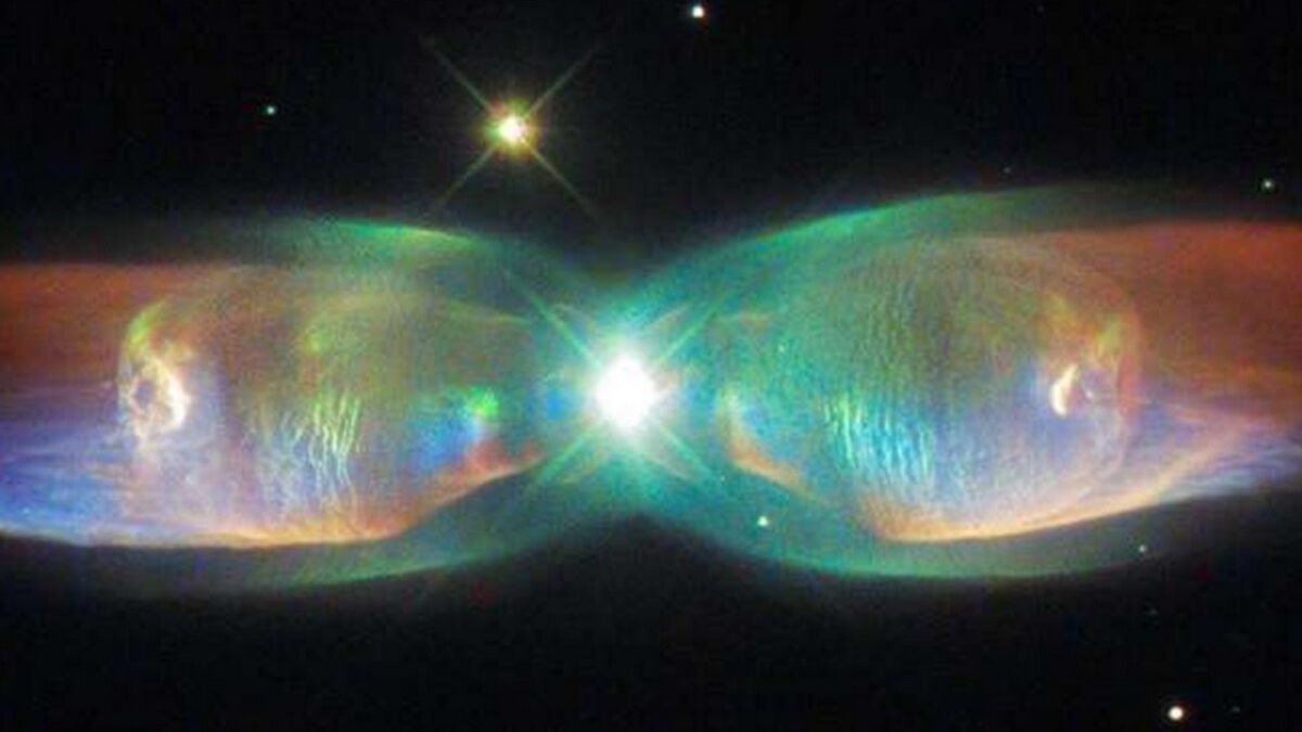 Une étonnante nébuleuse en forme de papillon photographiée par Hubble
