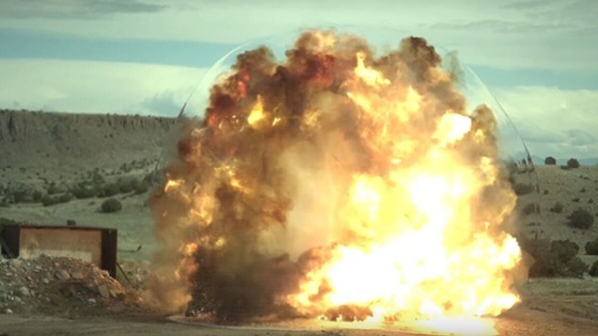 Ils filment au ralenti l'impressionnante onde de choc produite par 45 ...