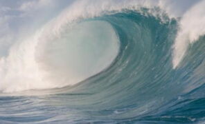 Qu’est-ce qu’une vague scélérate, ce phénomène marin extrême