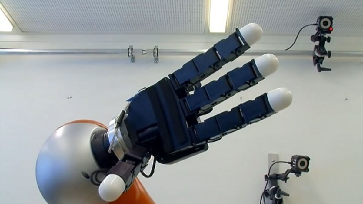 Ultra-fast, le bras robotique qui attrape tout ce que vous lui lancez