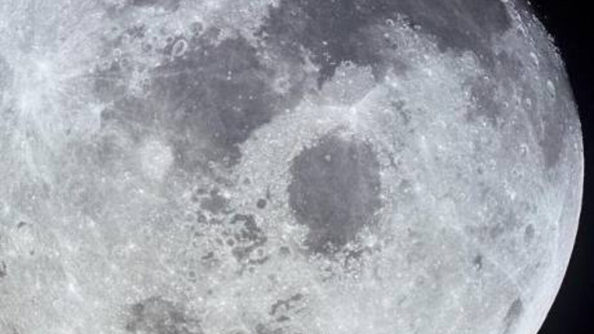 Le sol lunaire dévoile ses richesses