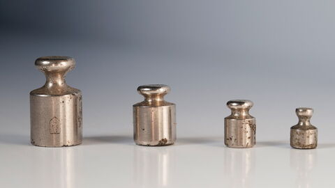 La masse du kilogramme-étalon remise en cause