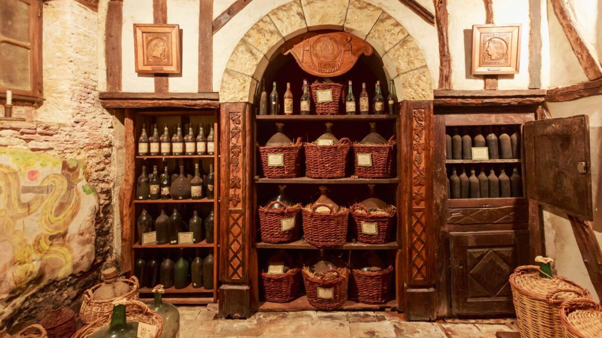 Le plus vieux cognac du monde découvert dans une réserve, un véritable ...