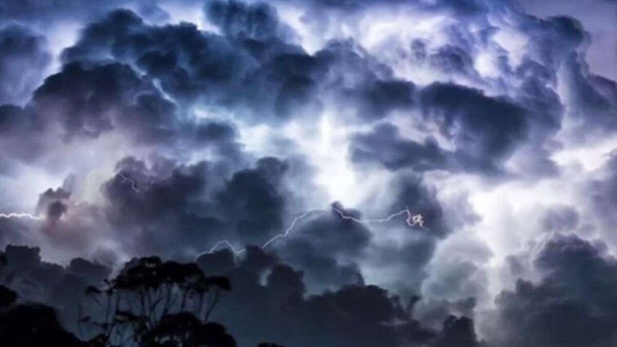 Australie : Un spectaculaire orage immortalisé en time-lapse