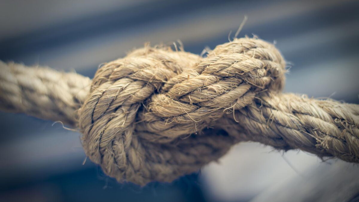 Des chercheurs créent le plus petit nœud du monde, il est invisible à l ...