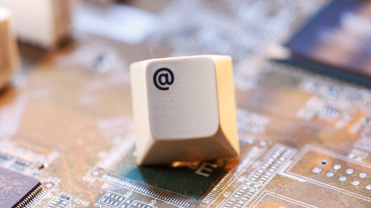 À quoi sert le signe arobase et quelle est son origine