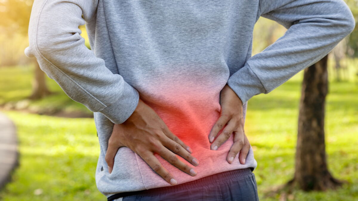 Lombalgie : traitement, définition, causes, symptômes, comment soulager ...
