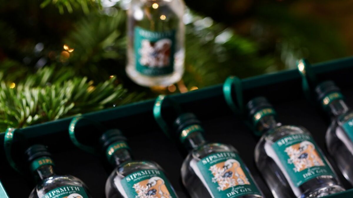 Here's The Perfect Christmas Tree Decoration That Contains Gin