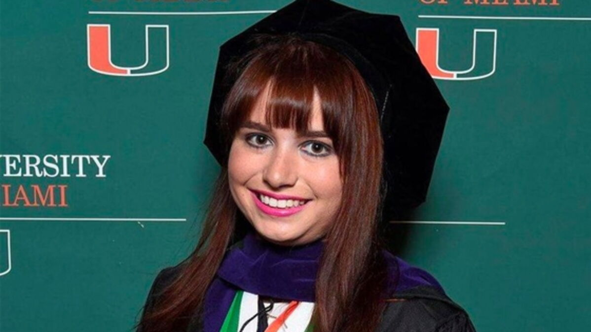 At 24, This Woman Has Just Become The First Lawyer Diagnosed With ...