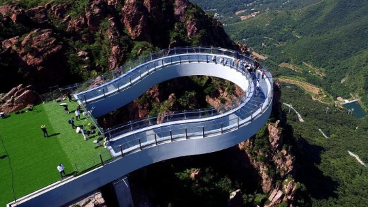 This Hanging Bridge 360 Metres Above A Valley Will Send A Shiver Down ...
