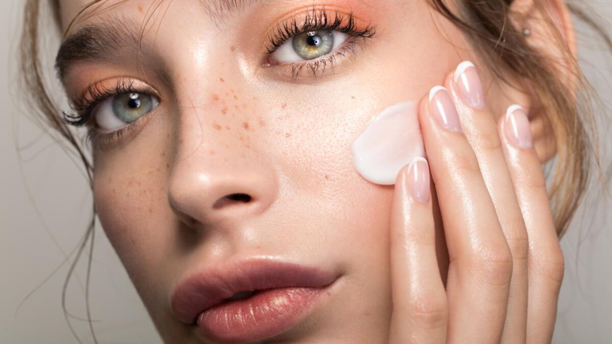 Sunscreen contouring: The dangerous TikTok skincare trend you should avoid