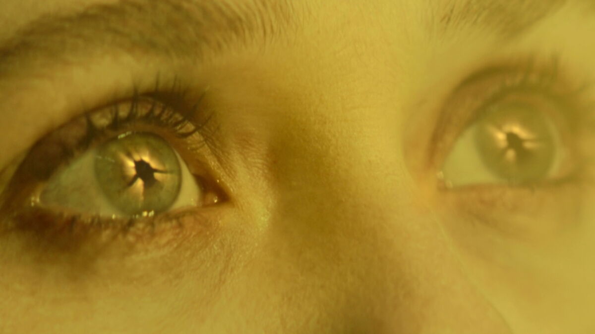 Expert reveals what happens to your eyes right before and after death