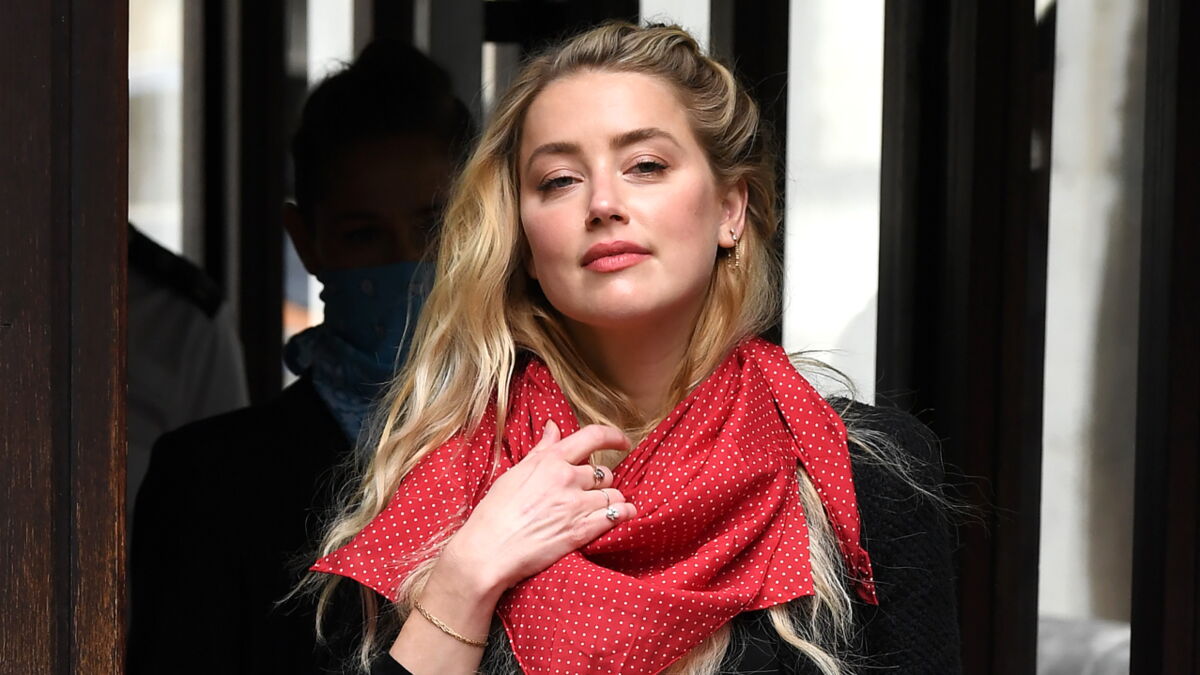Amber Heard claims Depp 'covered house in blood and raw meat and set ...