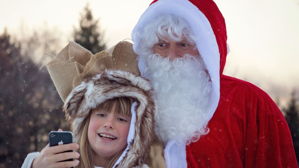 Believing in Santa Claus could help your child achieve greatness, here ...