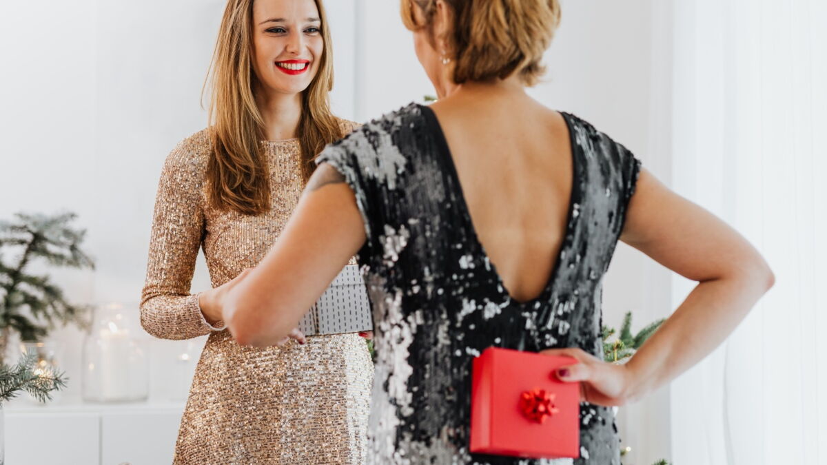 Here's how to react to receiving a Christmas present you don't like