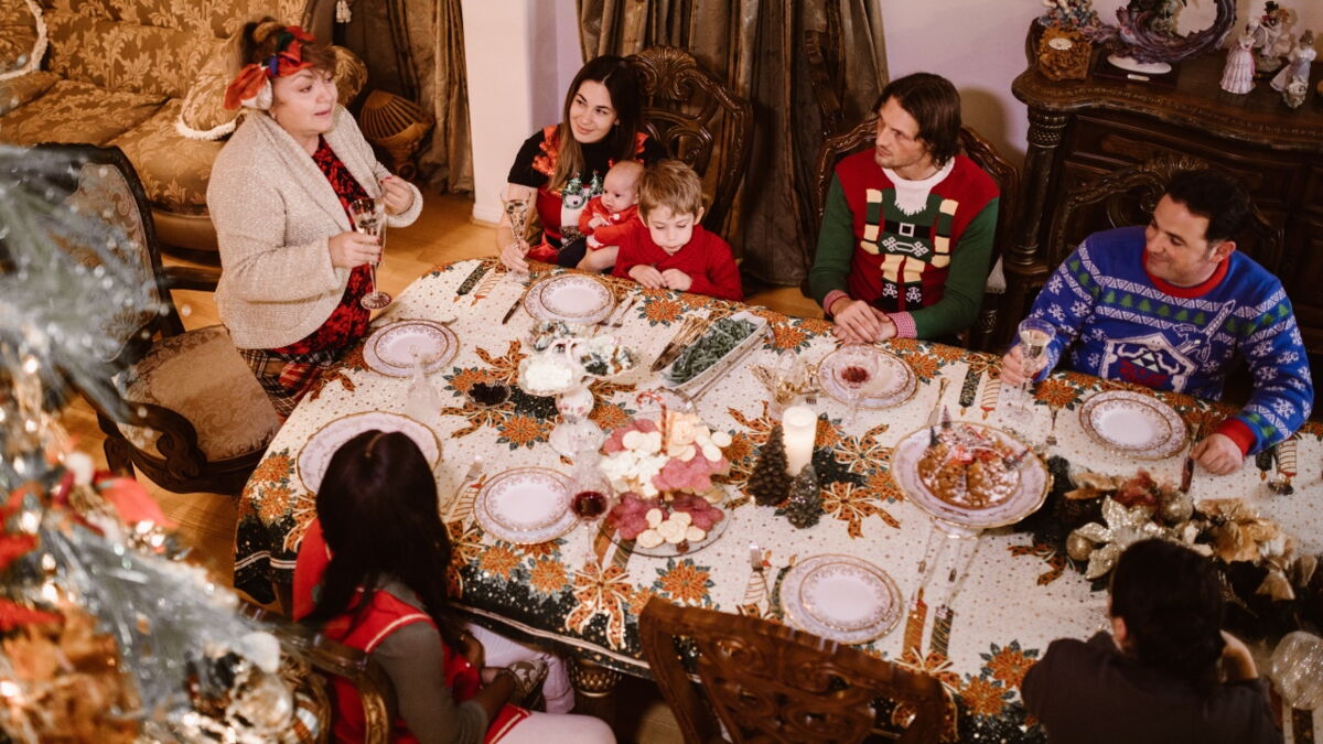 Here's how to cope with difficult relatives over Christmas