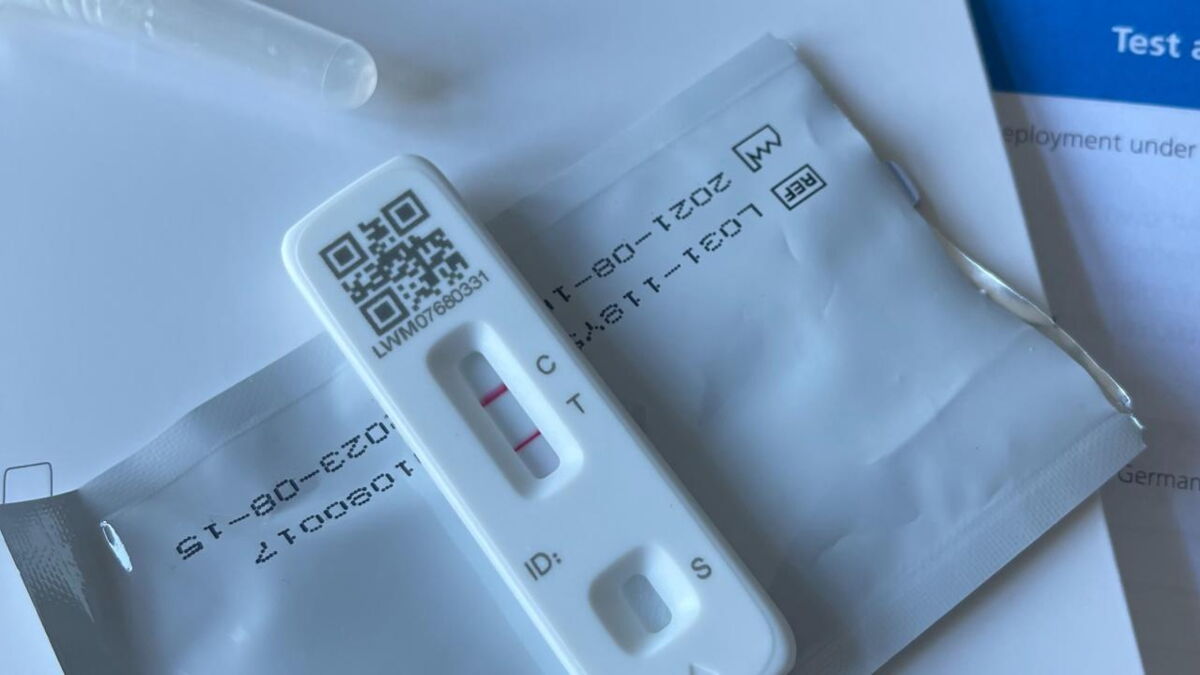 Omicron: Throat swabs lateral flow tests could be more accurate