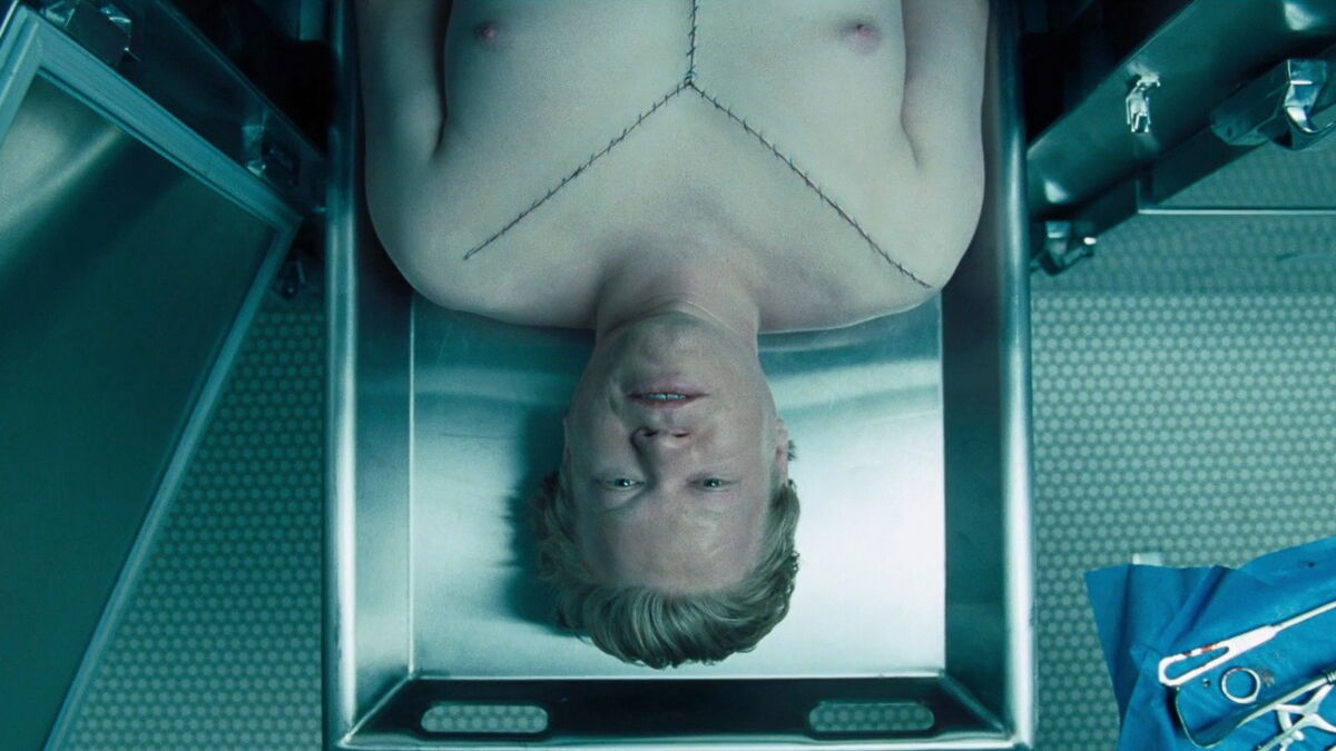 Mortician reveals shocking facts about working with dead bodies that will blow your mind