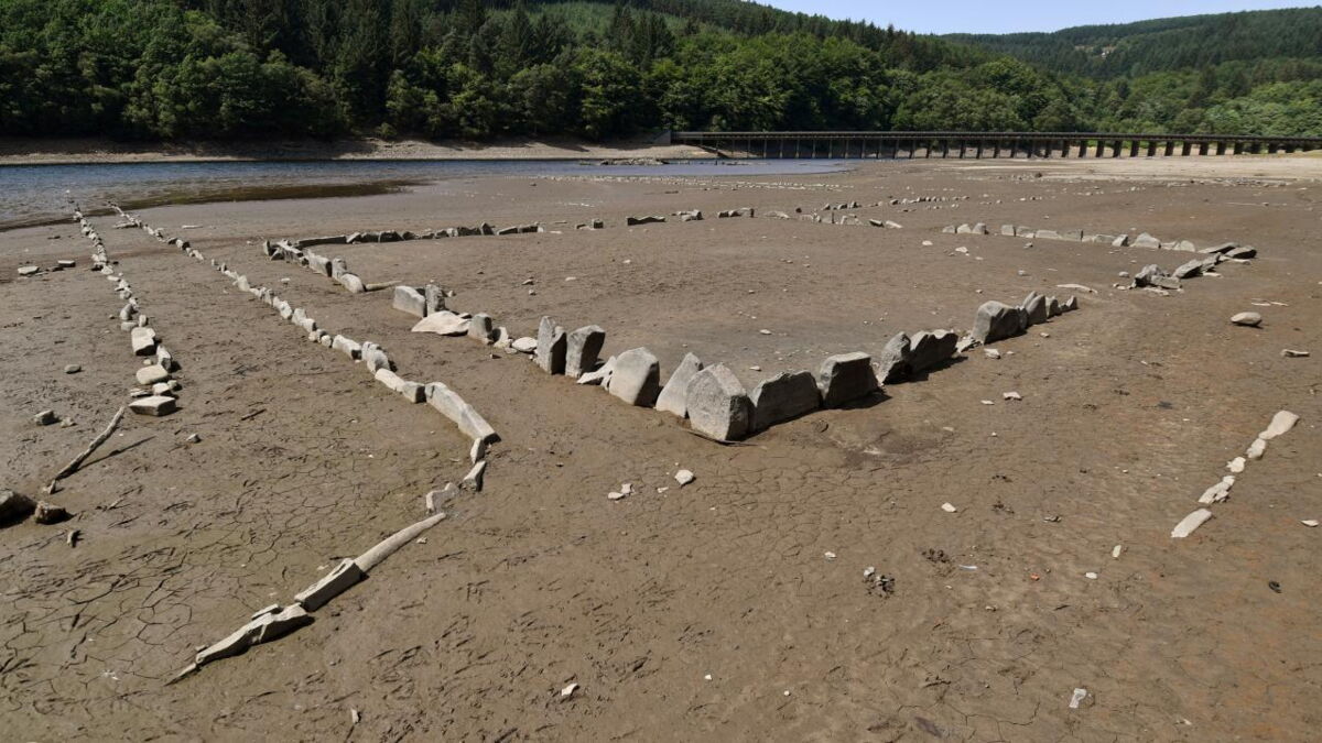 Long lost ruins and 'hunger stones' being discovered due to drought