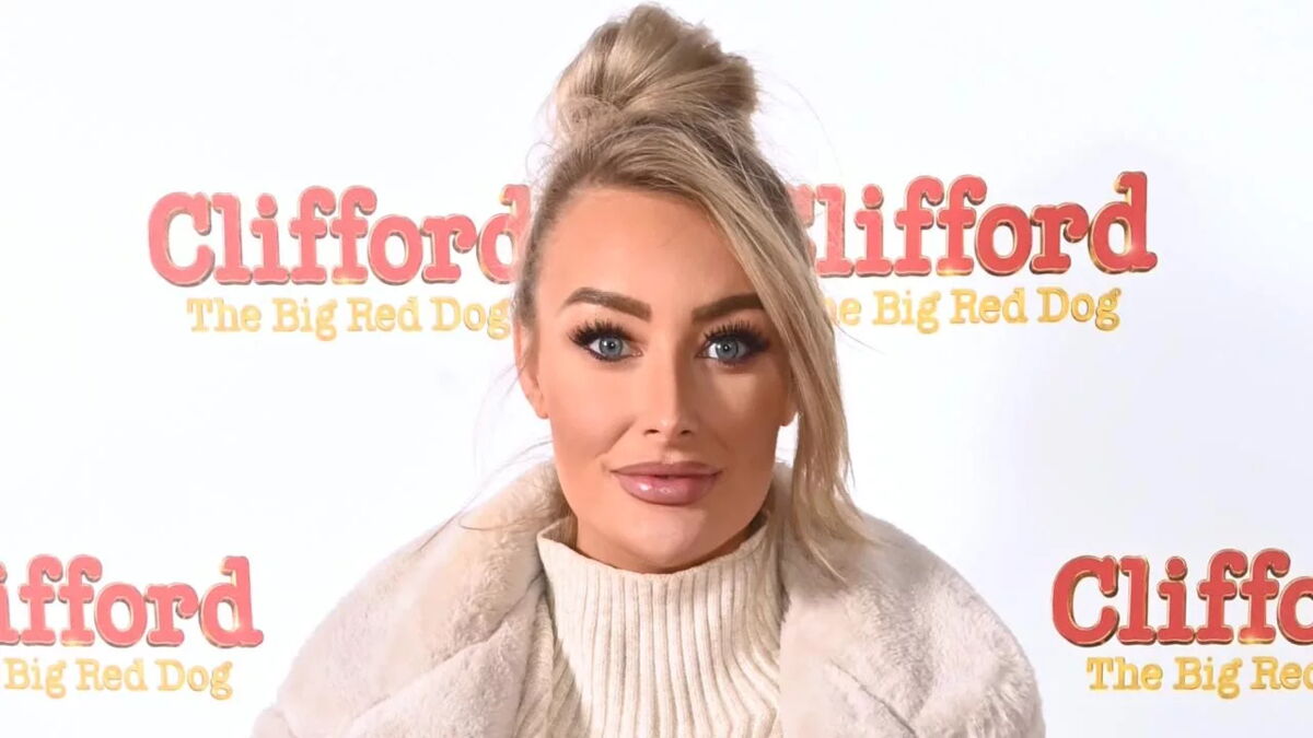 Chloe Crowhurst: Former Islander welcomes first-born in emotional ...