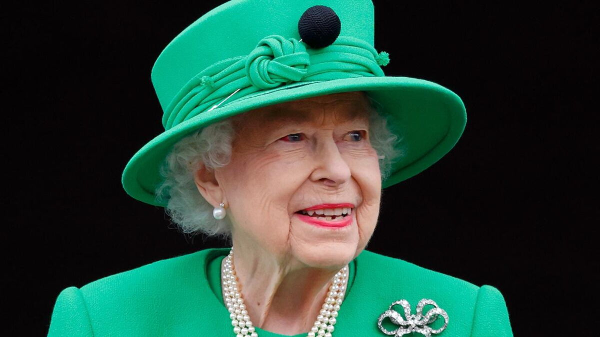 The Queen’s favourite take-out dish revealed and it will leave you ...