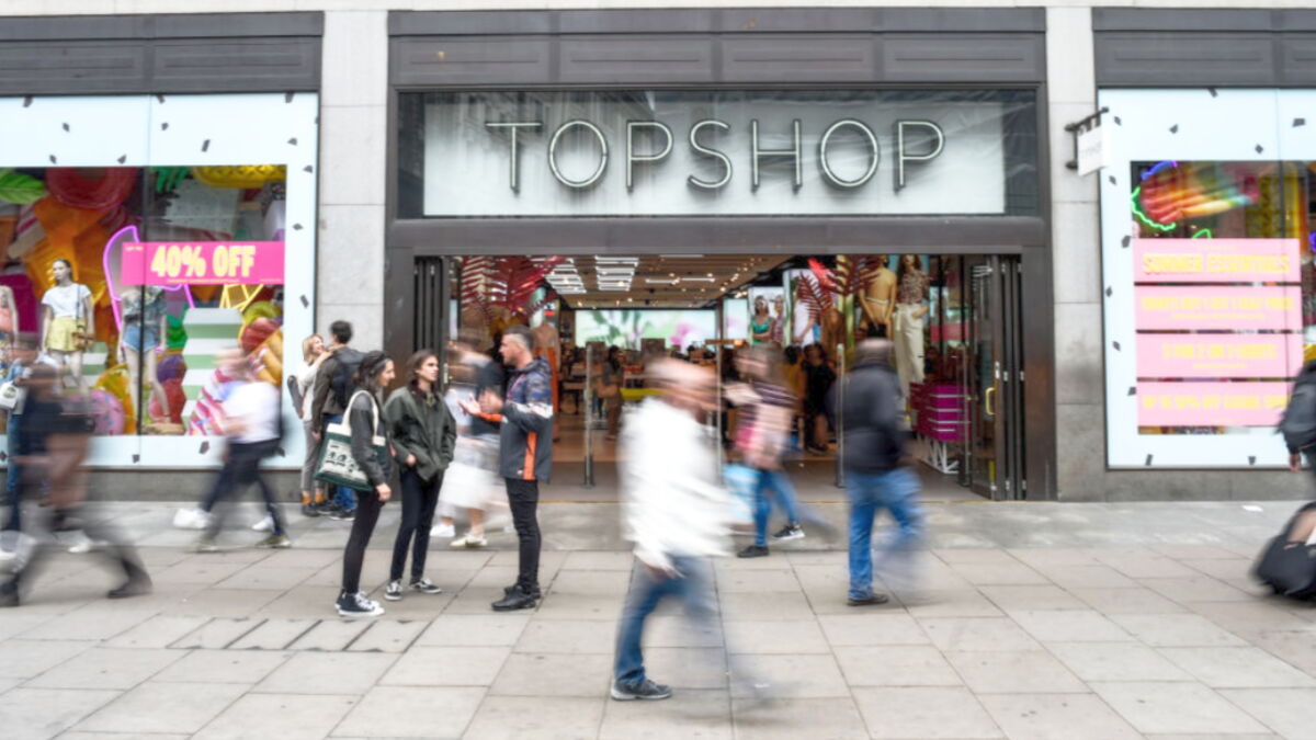 Top Shop Is Selling A Nylon Shoulder Bag For Only £18 And It's Perfect ...