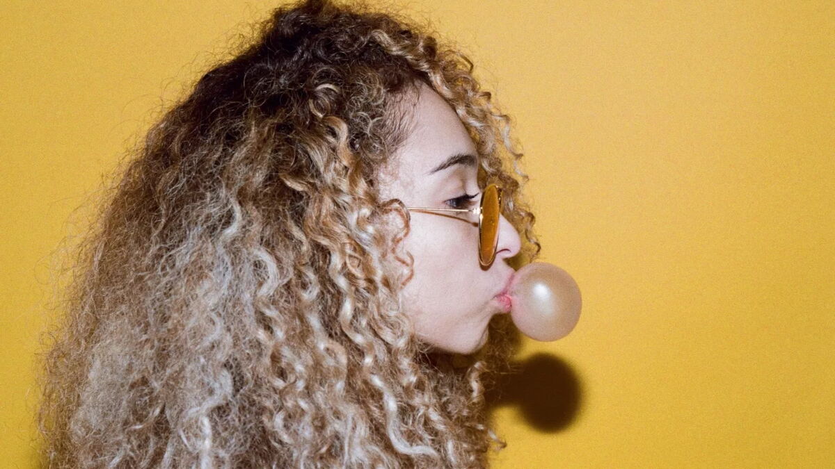 Got chewing gum on your clothes? Remove it with these simple tricks