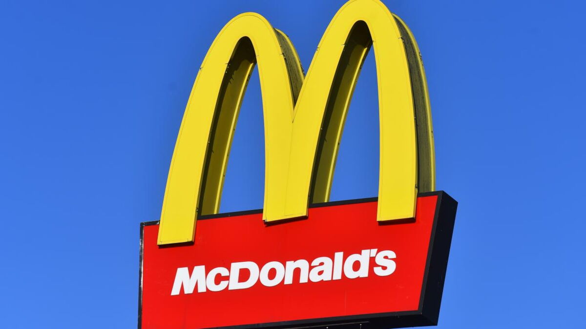 McDonald’s circular tables have a secret function as this woman ...