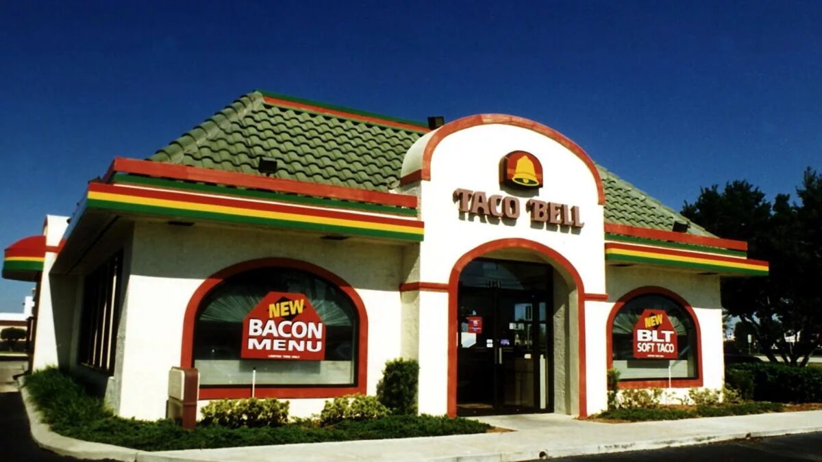 Taco Bell is bringing back this super $10 deal for National Taco Day 2022
