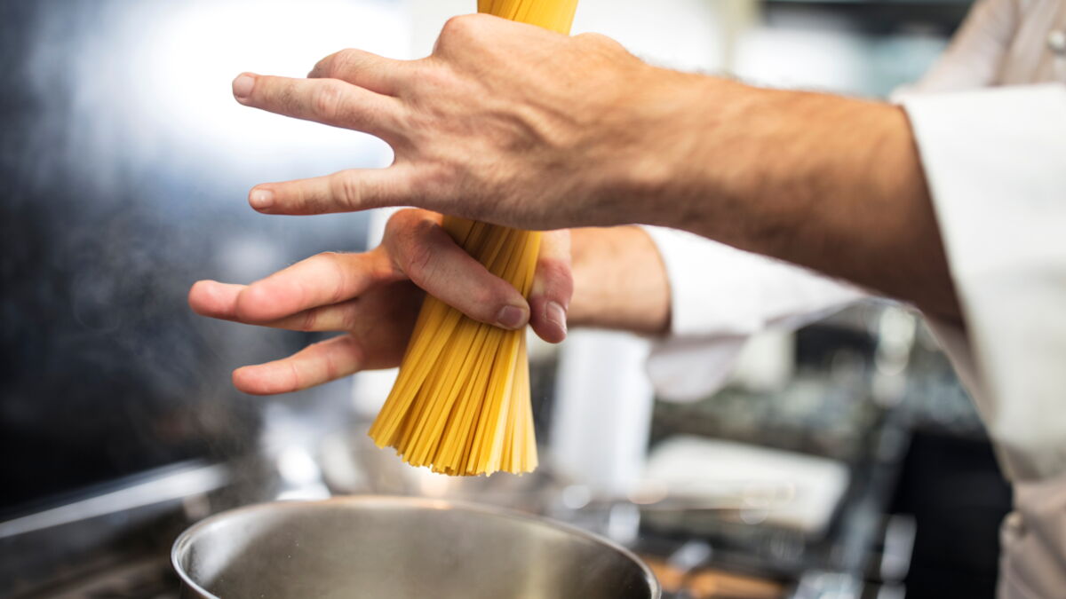 1 - 10 - 100: This Is The Foolproof Way To Cook Pasta