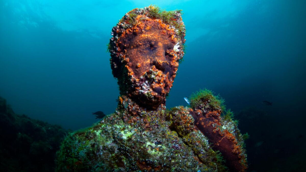 Archaeologist uncover never-seen-before head of ancient Greek god in a ...