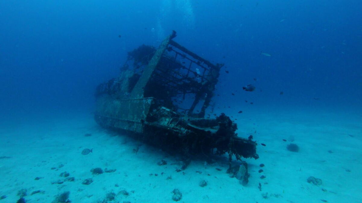 Sunken ship in River Thames has enough explosives to cause a Tsunami