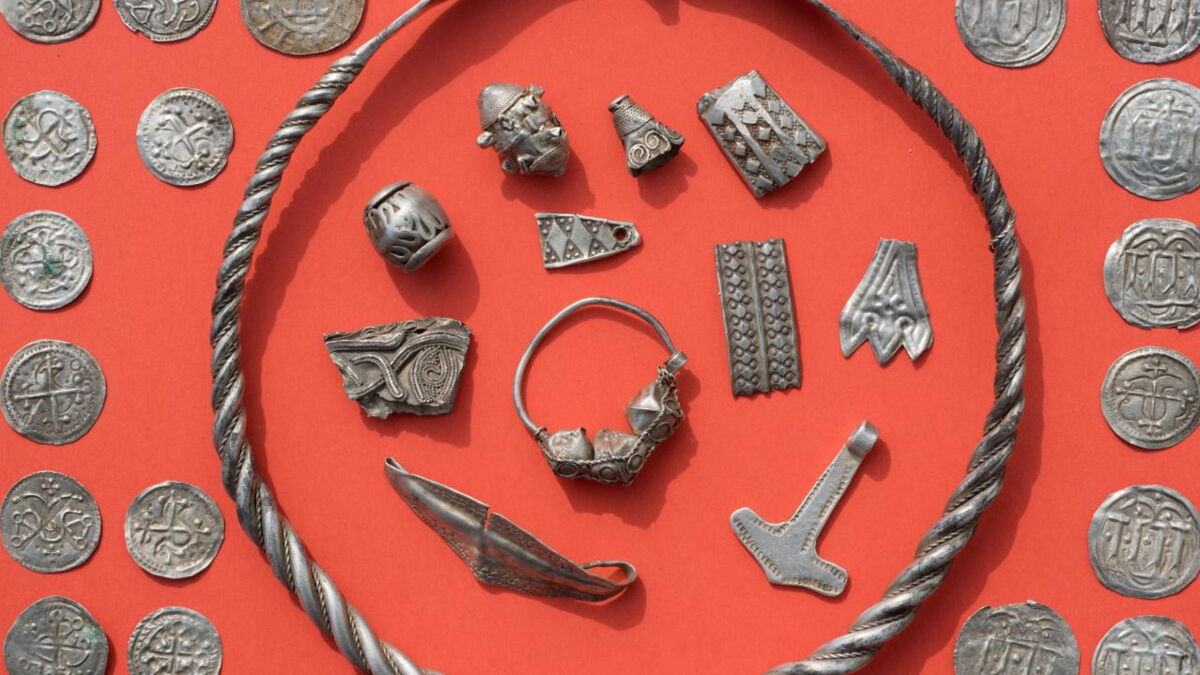 1,100-year-old Viking treasure discovered in a common field by a local ...