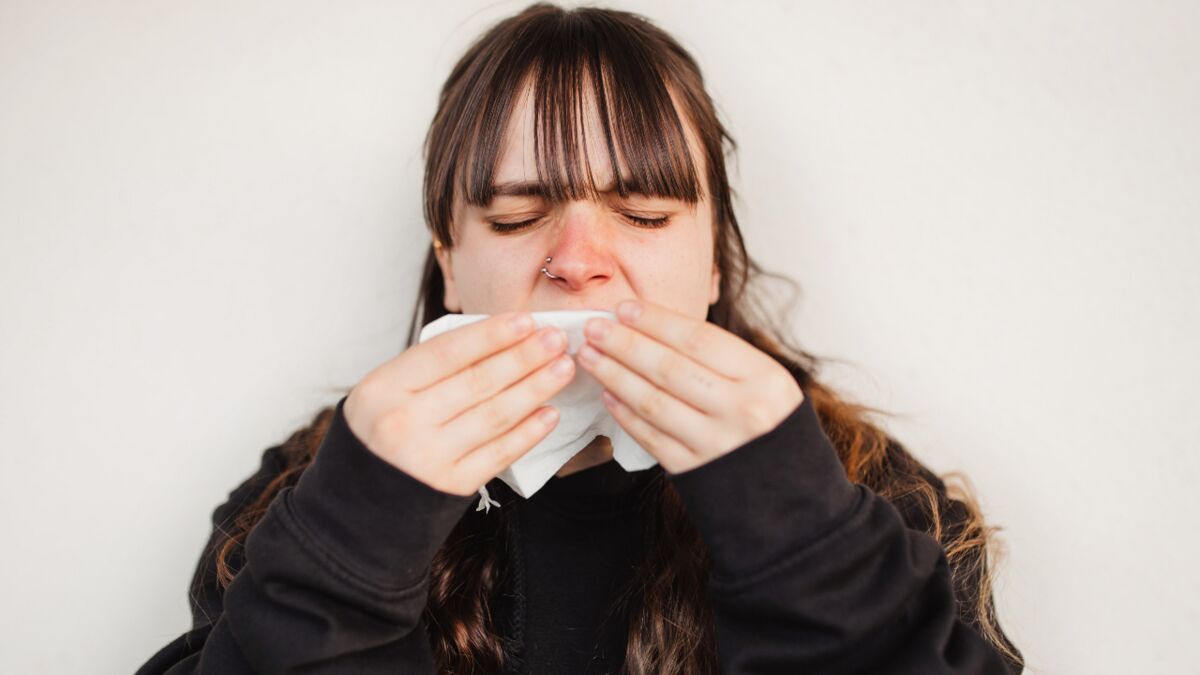 This is what the colour of your phlegm reveals about your health