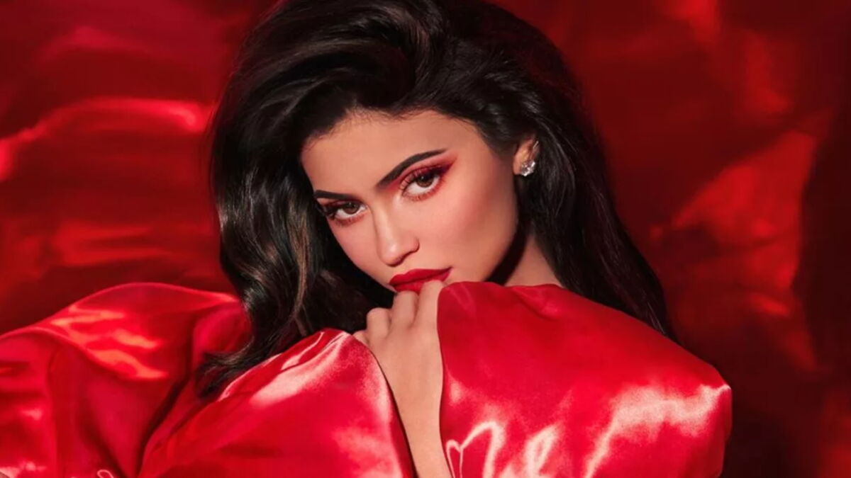 This Photo Of Kylie Jenner Naked Is Driving The Internet Crazy
