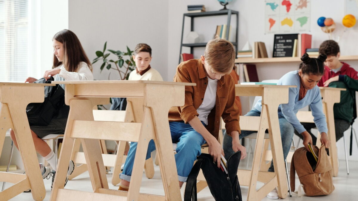 Back to school chaos: Hundreds of thousands absent from school due to COVID