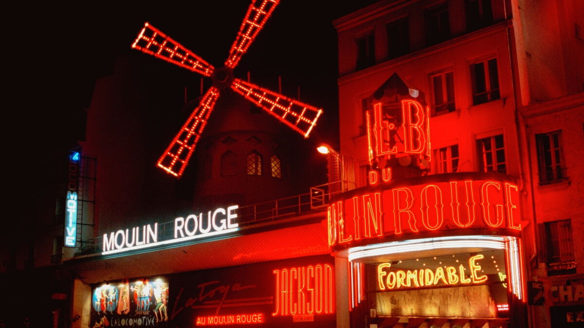 Moulin Rouge’s windmill turned into an Airbnb you can book for only one ...