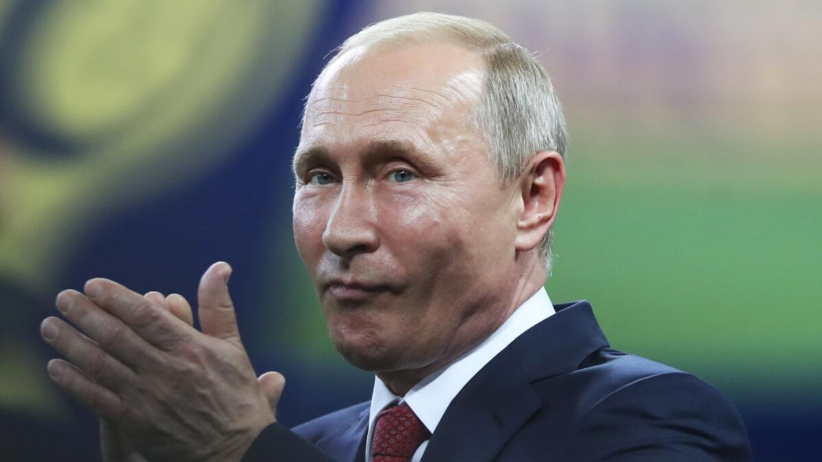 Vladimir Putin’s right-hand man who carries nuclear controls briefcase ...