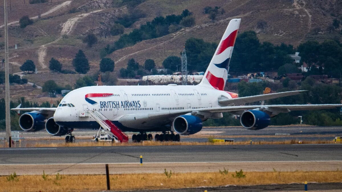British Airways cuts 10,000 more Heathrow flights until March 2023 ...