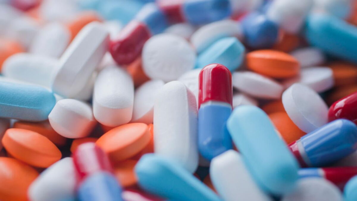 Poo transplants will soon be offered to treat this superbug, here's how ...