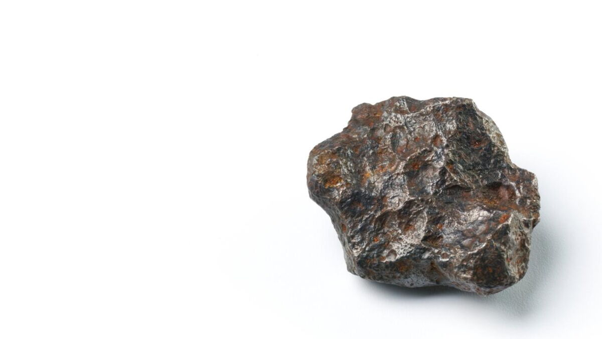 Meteorite that crashed into Gloucestershire driveway holds extra ...