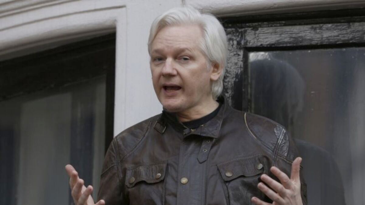 Whistleblower Julian Assange returns home to Australia after pleading ...