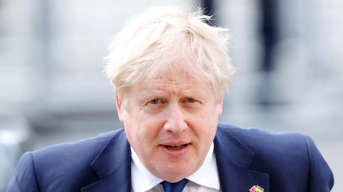 Boris Johnson claims he was asked to convince Prince Harry not to leave ...