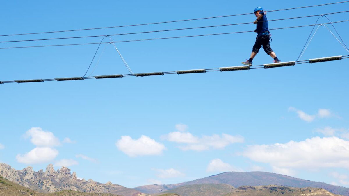 Acrophobia: Here's what happens in your brain that makes you scared of ...