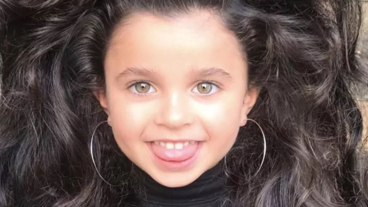 This Little Girl Has Been Driving The Internet Crazy With Her ...