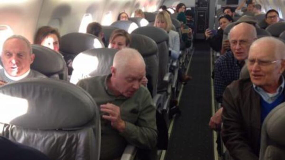 When their flight was delayed, these passengers received an incredible ...