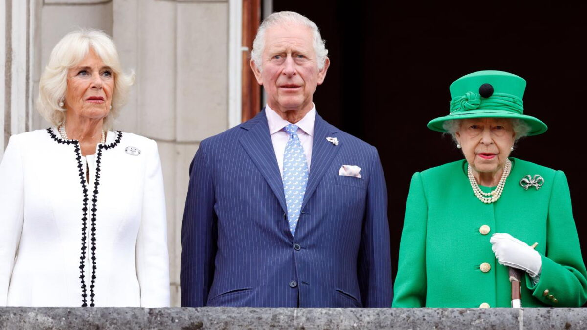 Queen Elizabeth II: Money featuring Her Majesty's portrait could be ...